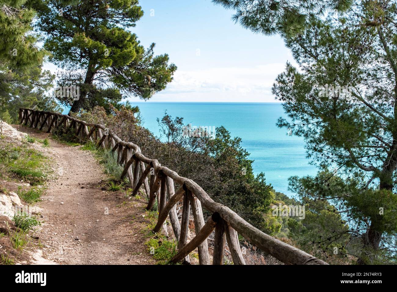 Hiking the famous Nature Trail Mergoli Vignanotica, Gargano Peninsula ...