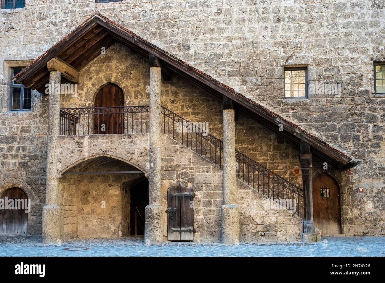 Medieval courts hi-res stock photography and images - Alamy