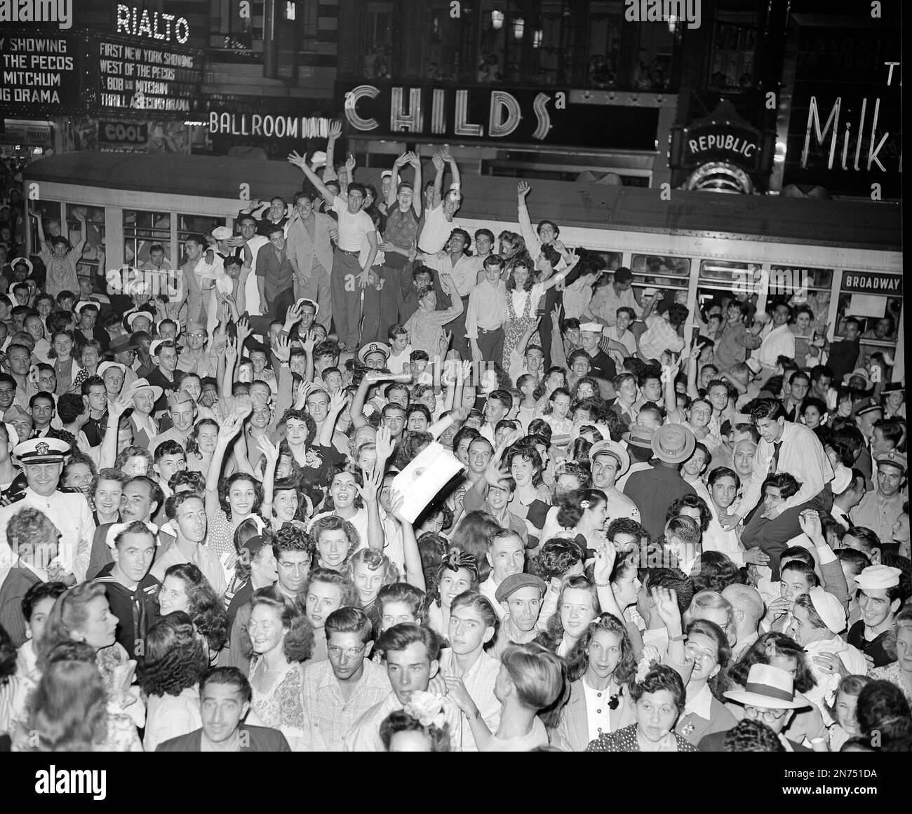 Times Square crowd celebrating Japanese surrender, Aug. 15, 1945. (AP ...