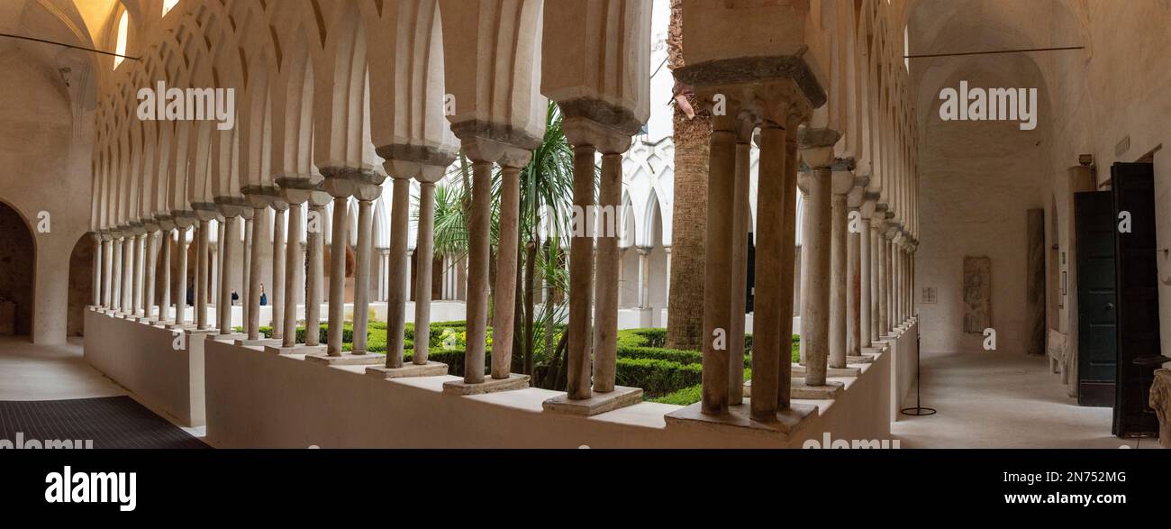 Cloister amalfi cathedral hi-res stock photography and images - Alamy