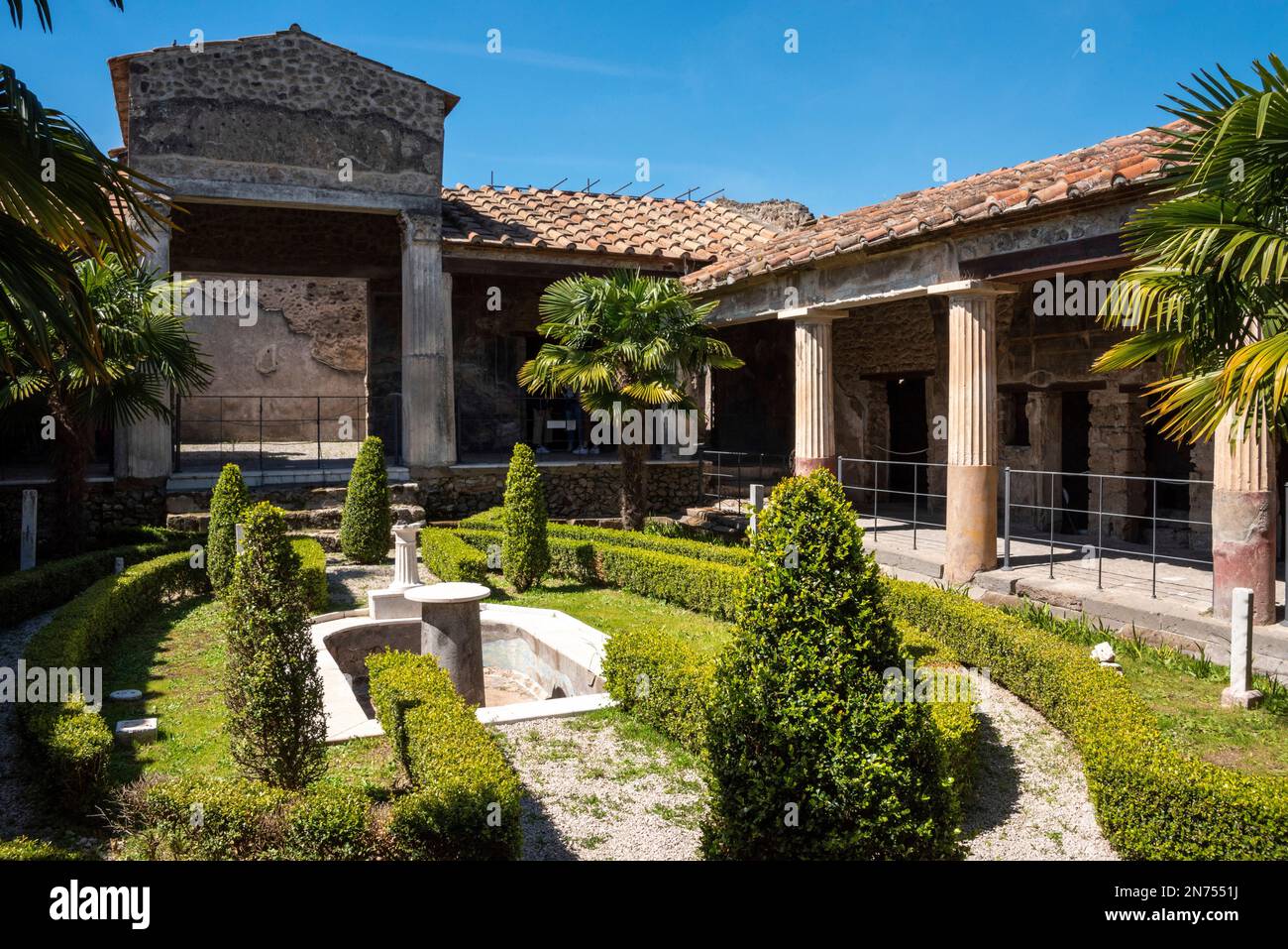 Pompeii, Italy, Yard in a typical Roman villa of the ancient Pompeii ...