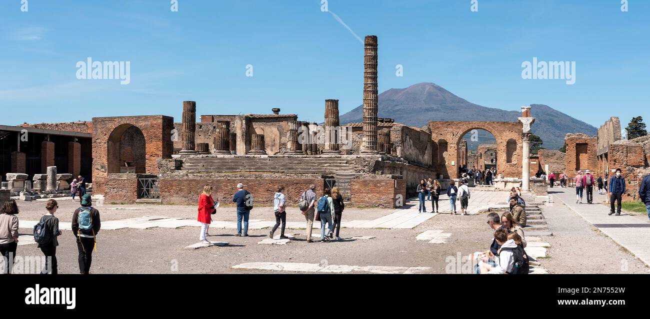 Famous view of the forum of ancient Pompeii, the Vesuvius volcano in ...