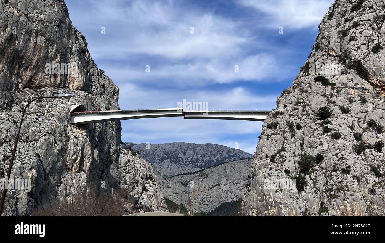 Photo taken on February 10, 2023 shows the final phase of connecting ...