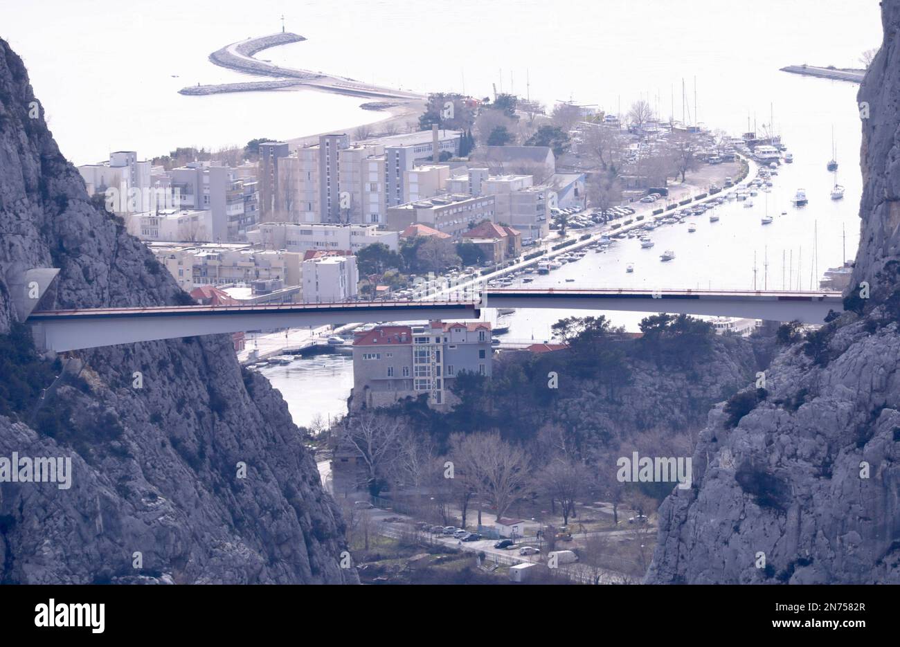 Photo taken on February 10, 2023 shows the final phase of connecting ...