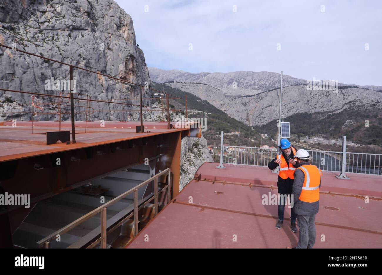 Photo taken on February 10, 2023 shows the final phase of connecting ...