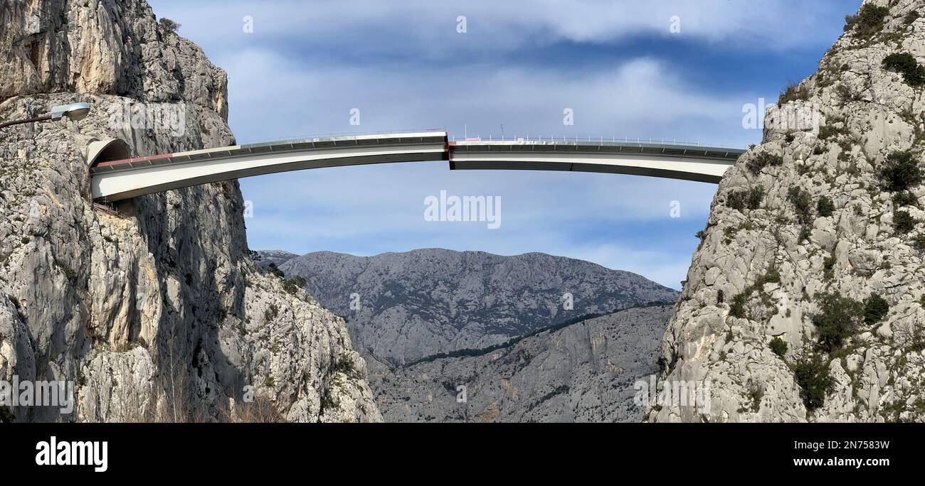 Photo taken on February 10, 2023 shows the final phase of connecting ...