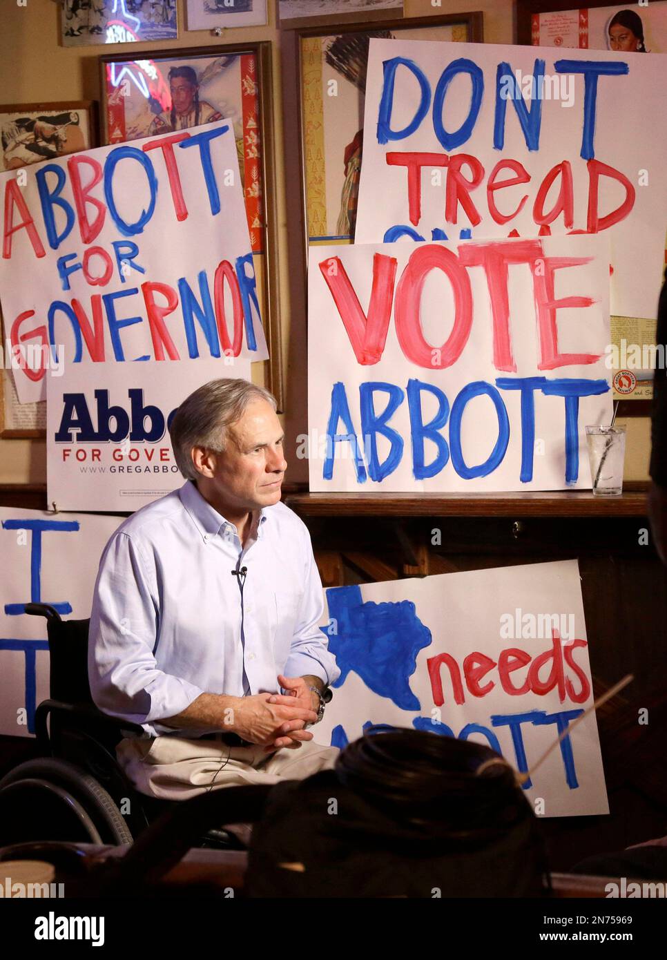 Texas Attorney General and republican gubernatorial candidate Greg ...