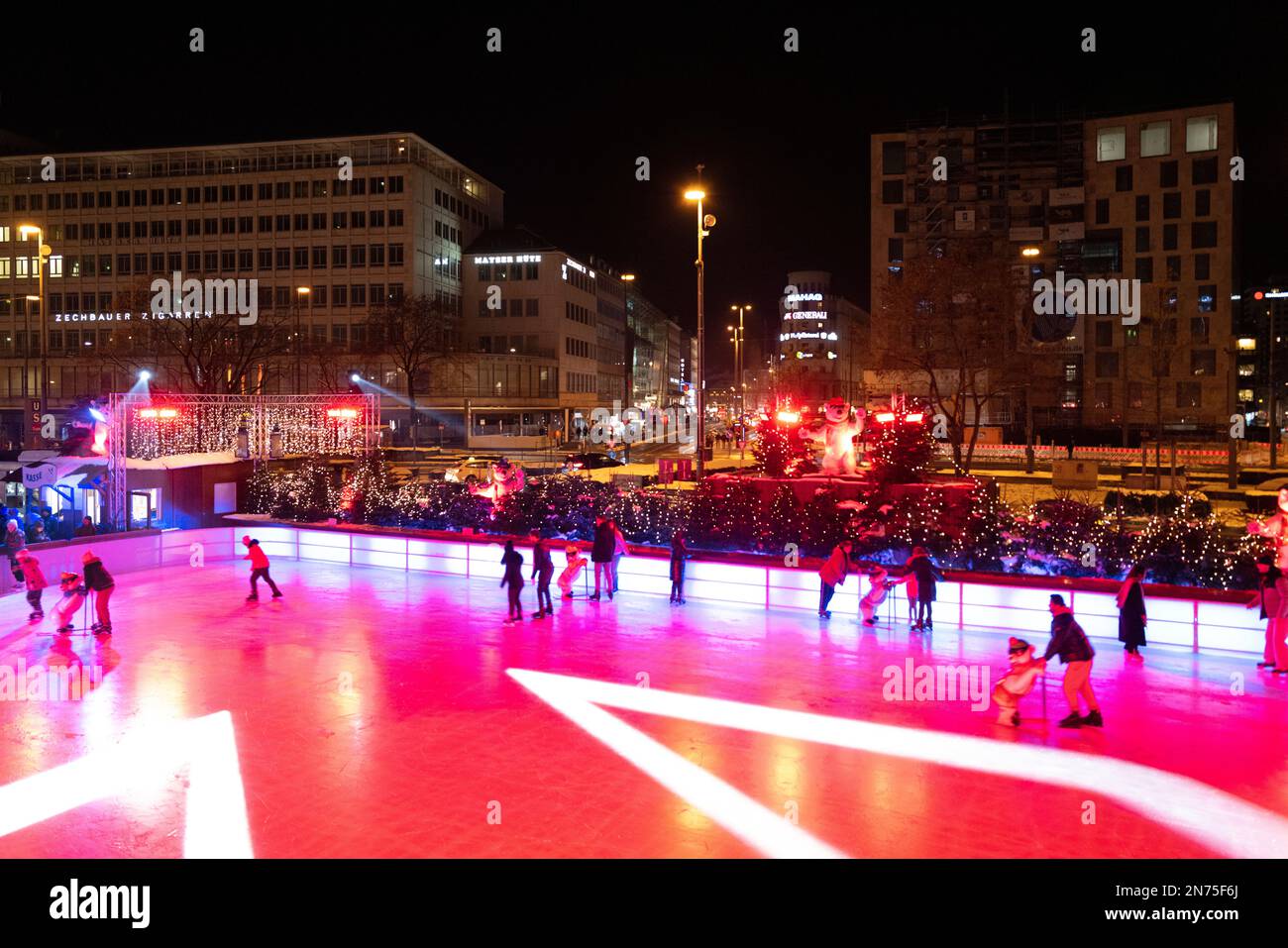 Winter, Advent, Ice skating, Munich, Stachus, city center Stock Photo ...