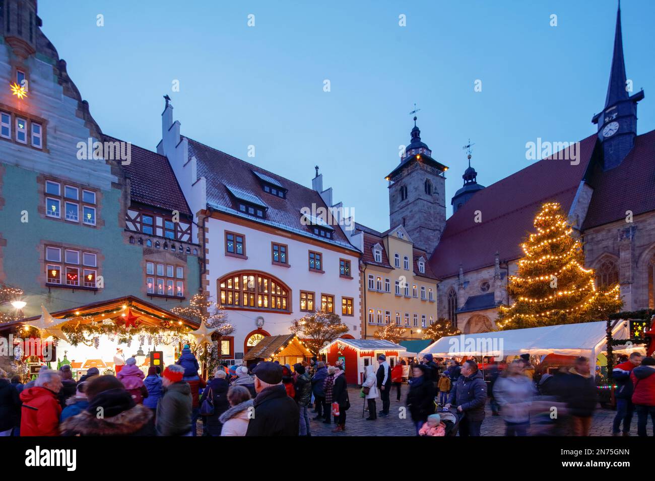 Christmas market, town hall, Georgskirche, blue hour, advent ...