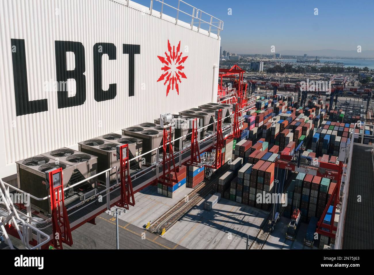 Los Angeles, California, USA. 9th Feb, 2023. Stacked shipping ...