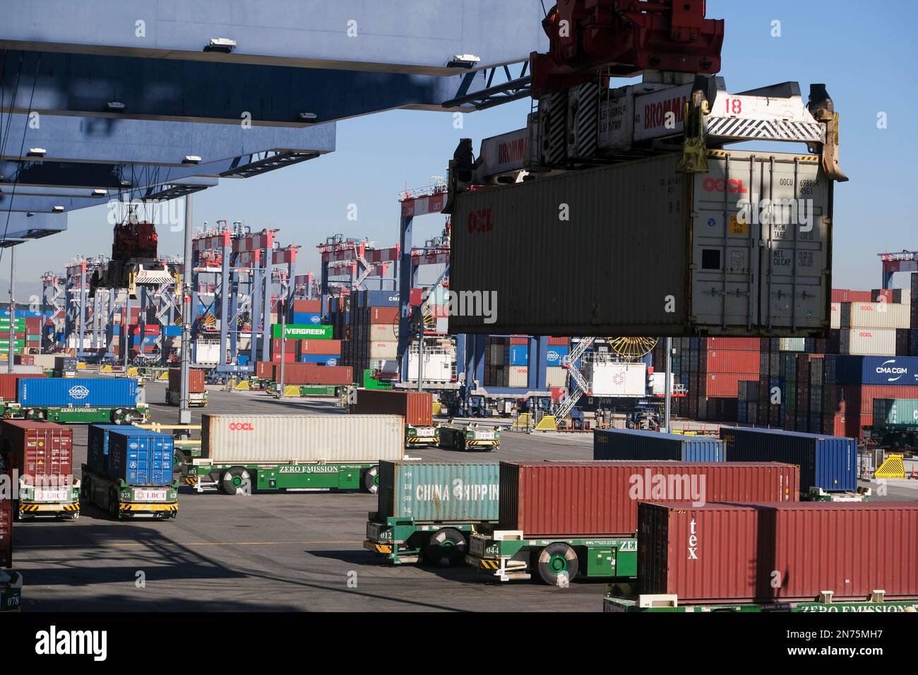 Los Angeles, California, USA. 9th Feb, 2023. Computer-controlled cargo ...