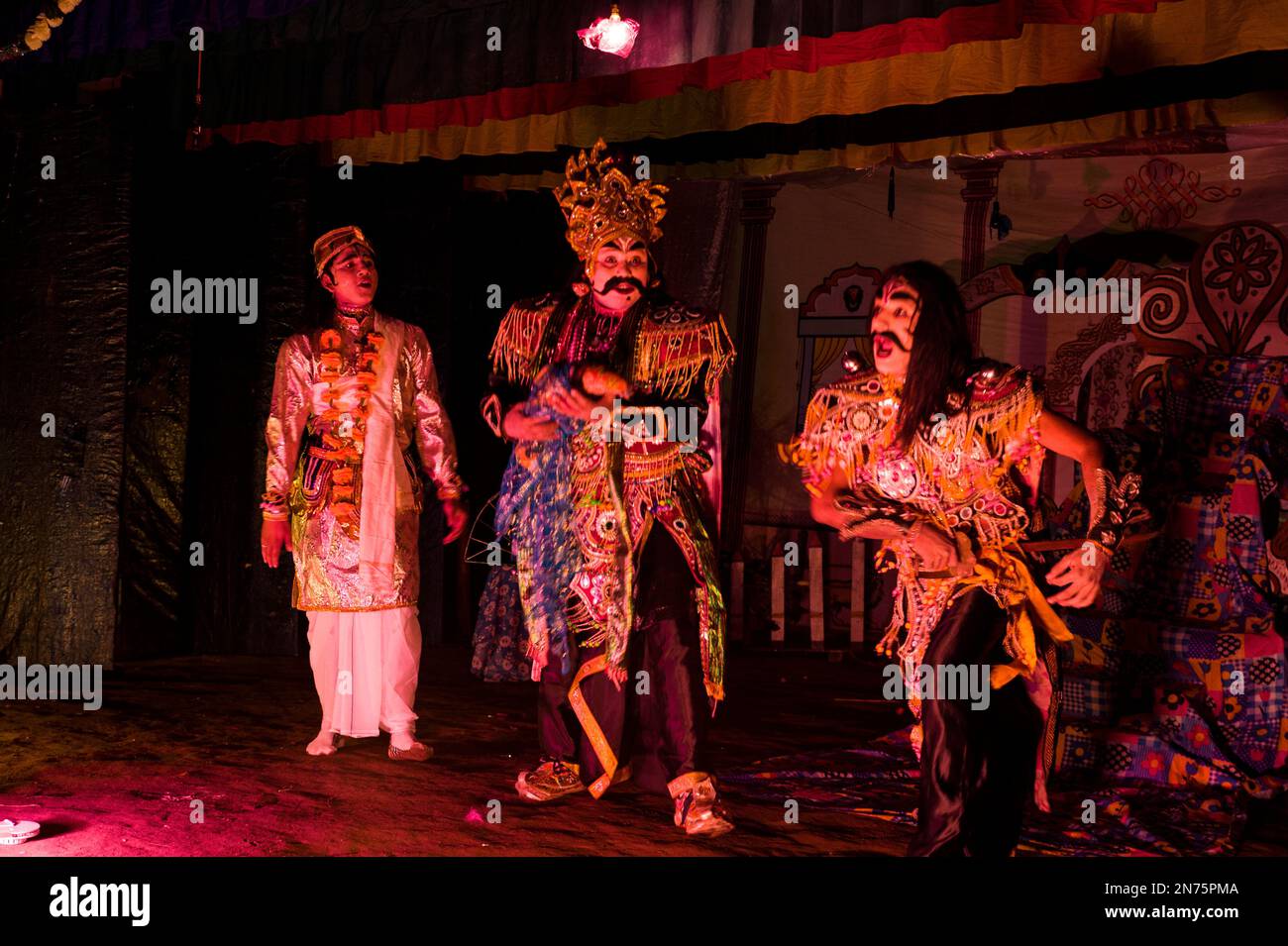 Raas dance hi-res stock photography and images - Alamy