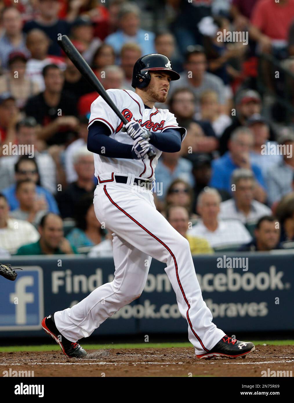 Atlanta Braves first baseman Freddie Freeman (5) bats against the ...