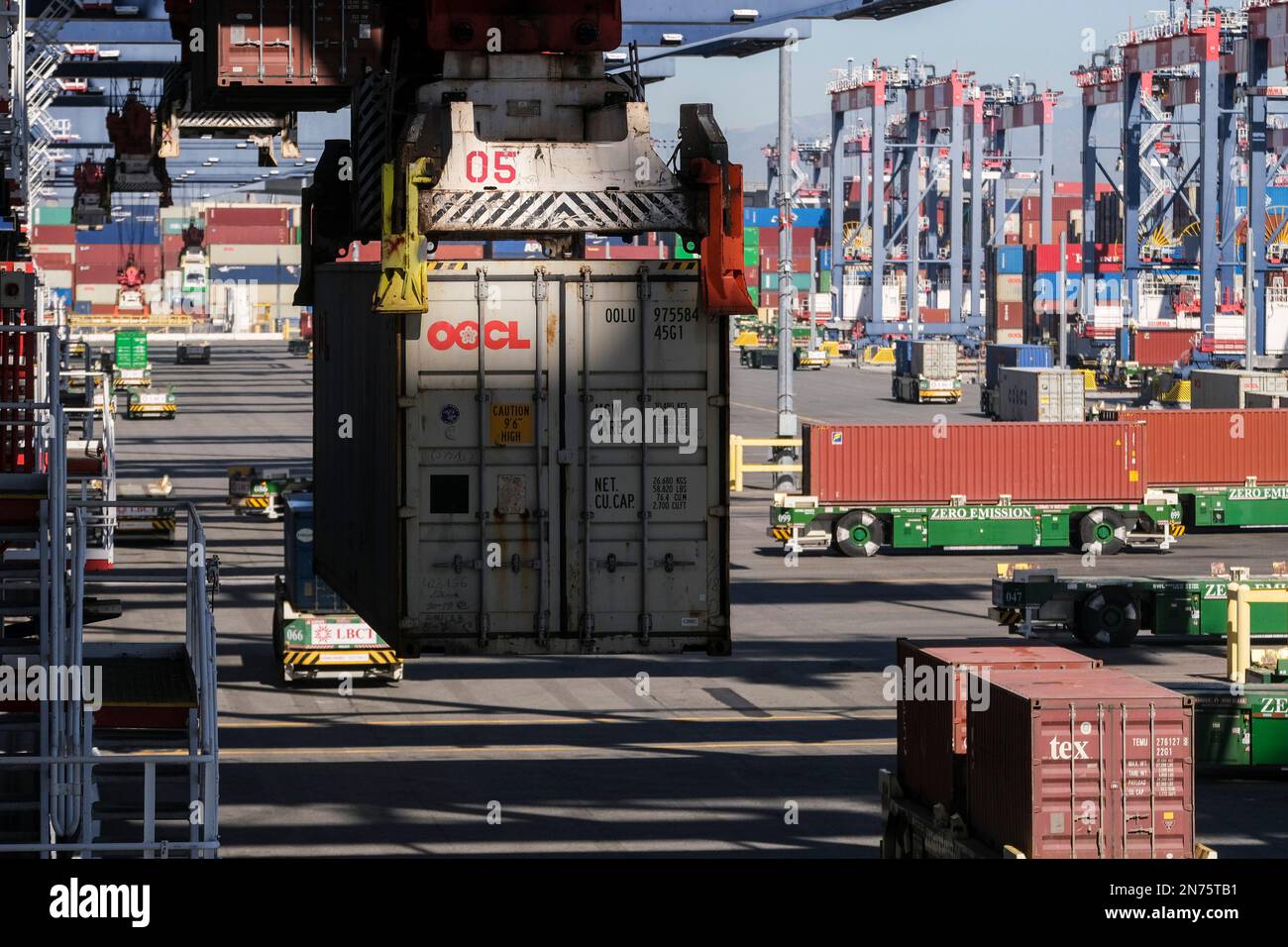Los Angeles, California, USA. 9th Feb, 2023. Computer-controlled cargo ...