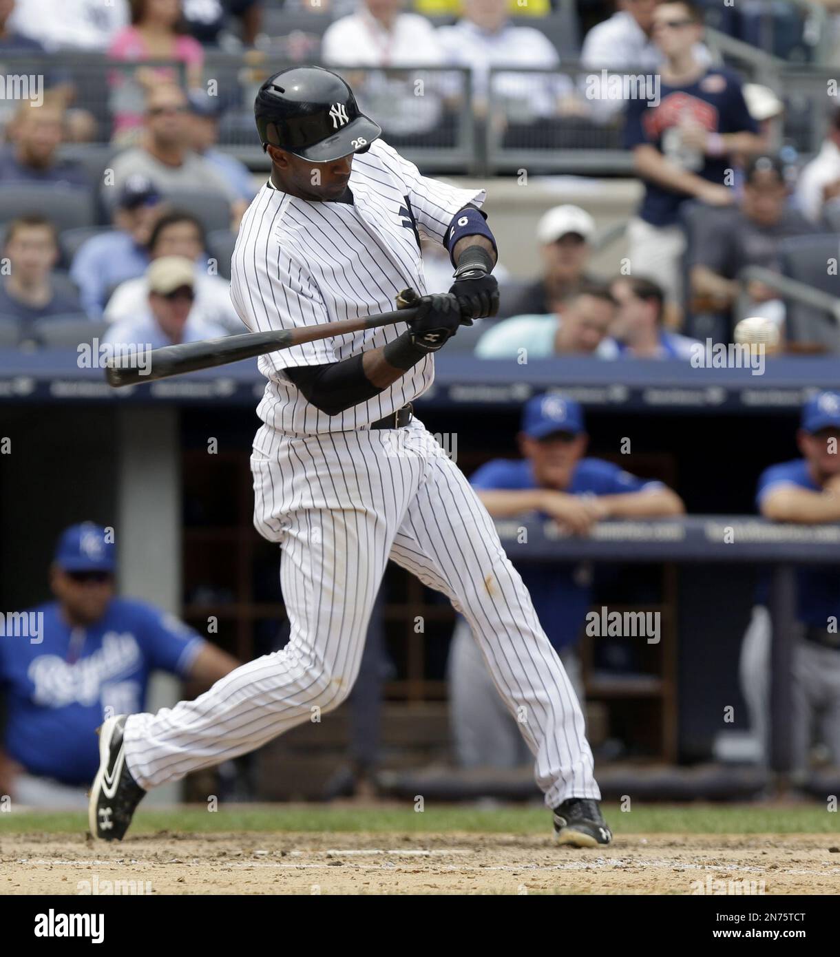 New York Yankees' Eduardo Nunez hits an RBI single during the fifth ...