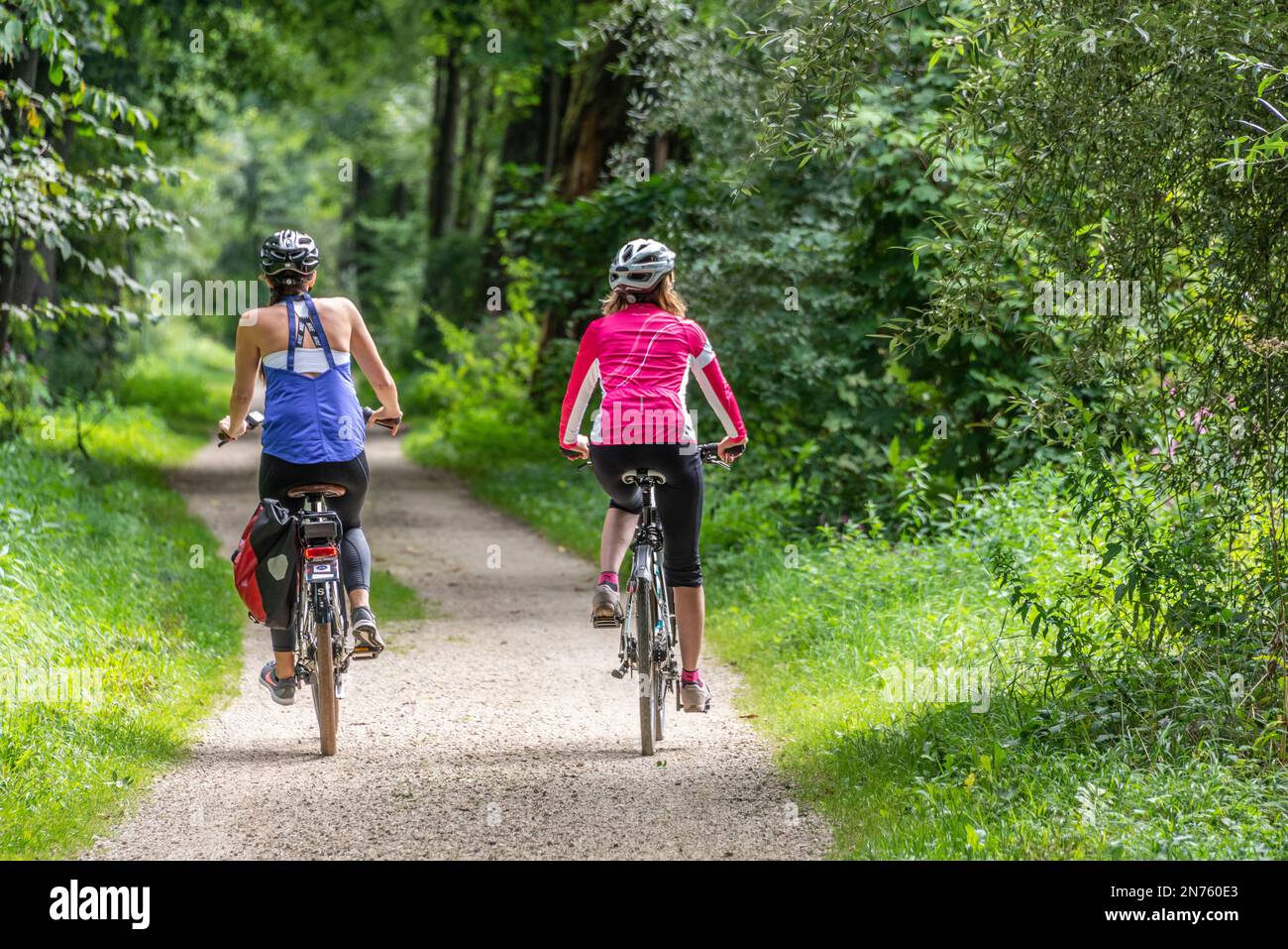 Germany, Bavaria, Isar cycle path, cycle tour from Freising to Moosburg ...