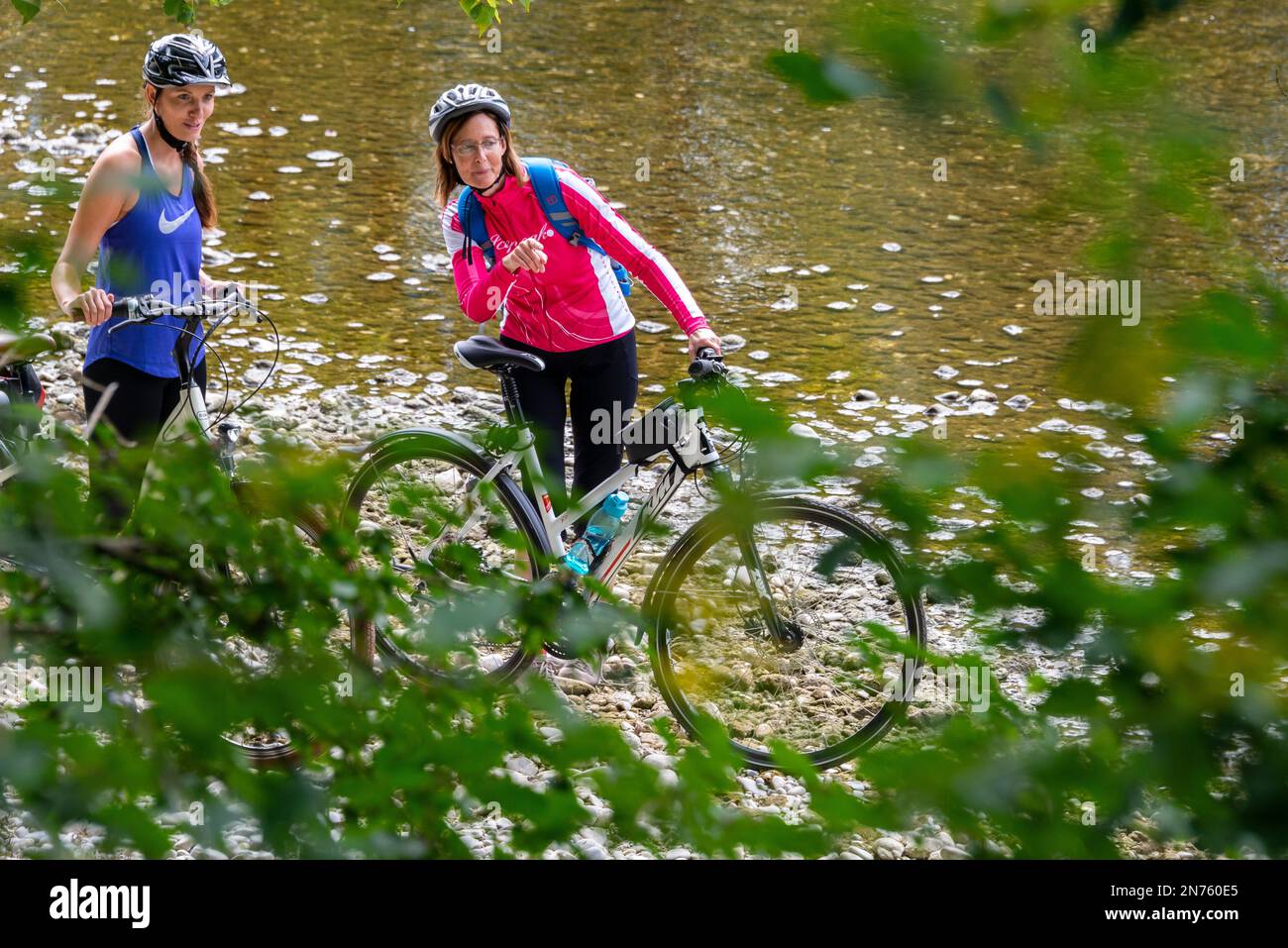 Germany, Bavaria, Isar cycle path, cycle tour from Freising to Moosburg ...