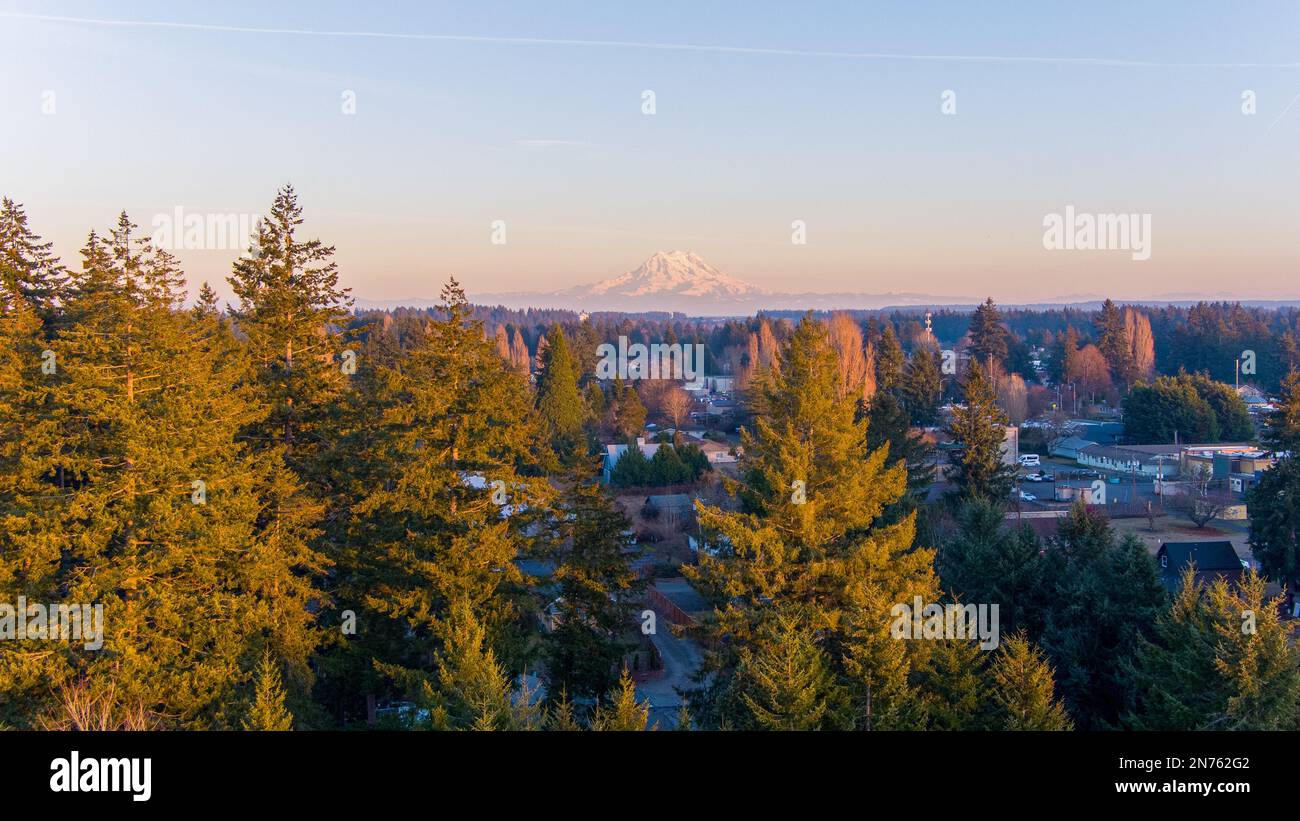 Mount Rainier at sunset from Lacey, WA Stock Photo - Alamy
