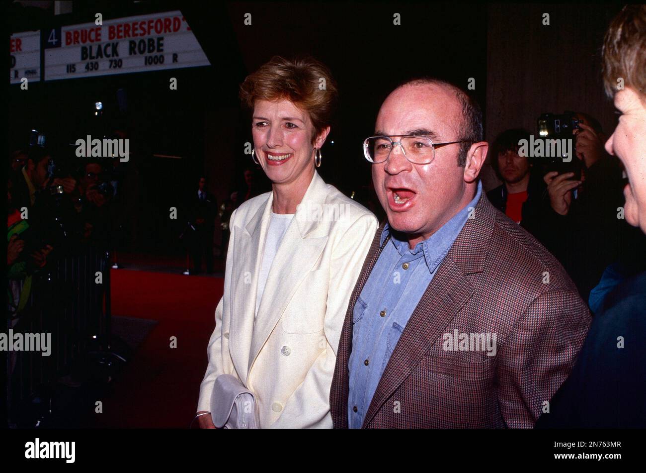 Los Angeles.CA.USA. Library. Bob Hoskins and wife Linda Banwell in 1986 ...