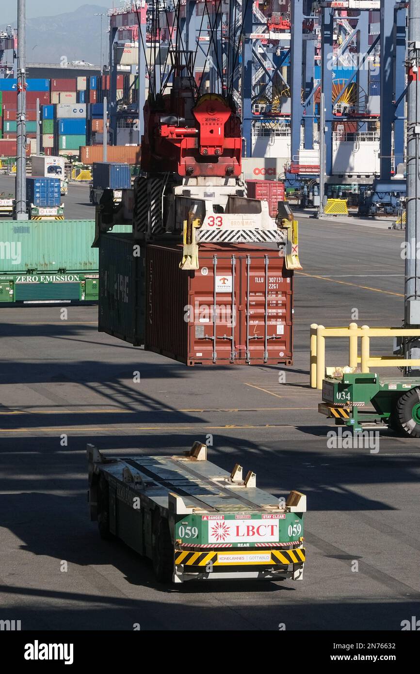 Los Angeles, California, USA. 9th Feb, 2023. Computer-controlled cargo ...