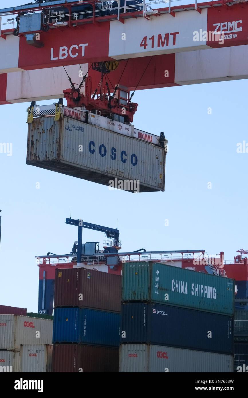 Los Angeles, California, USA. 9th Feb, 2023. A large crane lifts ...