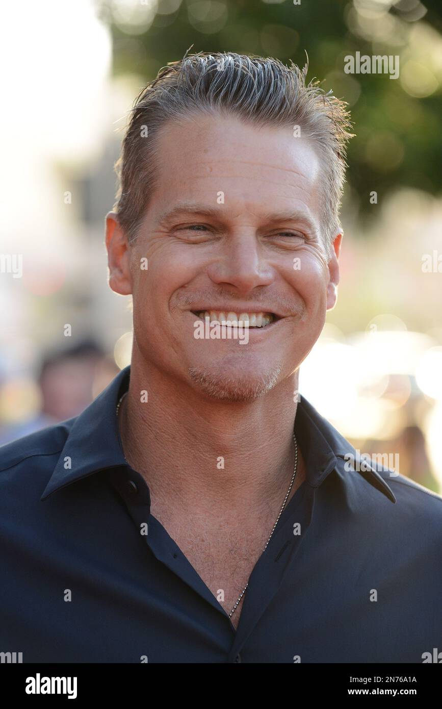 Brian Van Holt arrives at the premiere screening of "The Bridge" at the ...