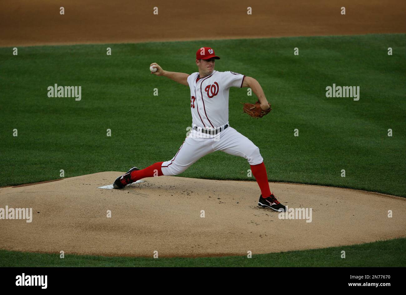 Washington Nationals starting pitcher Jordan Zimmermann delivers a ...