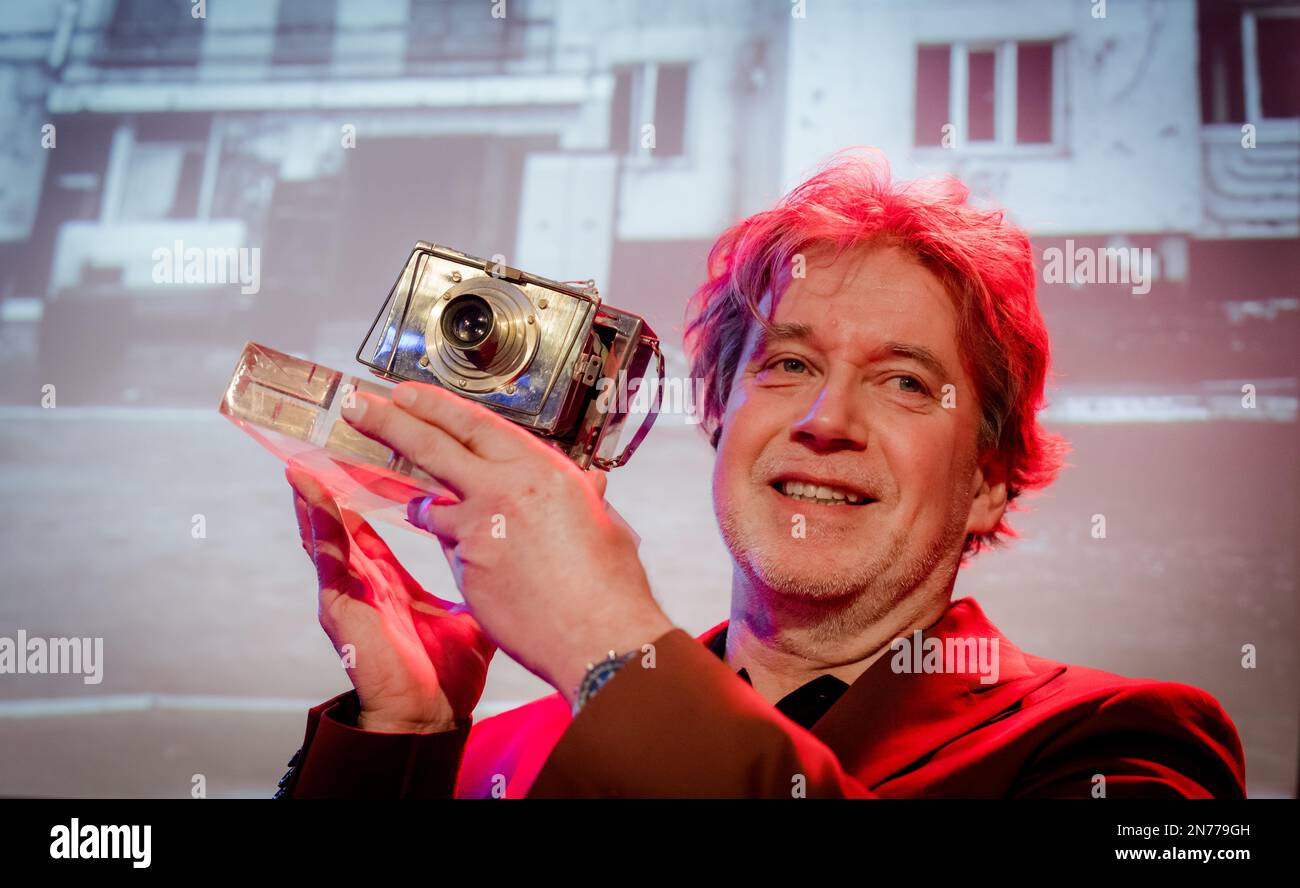 HILVERSUM - Eddy van Wessel wins the Silver Camera. Van Wessel was ...