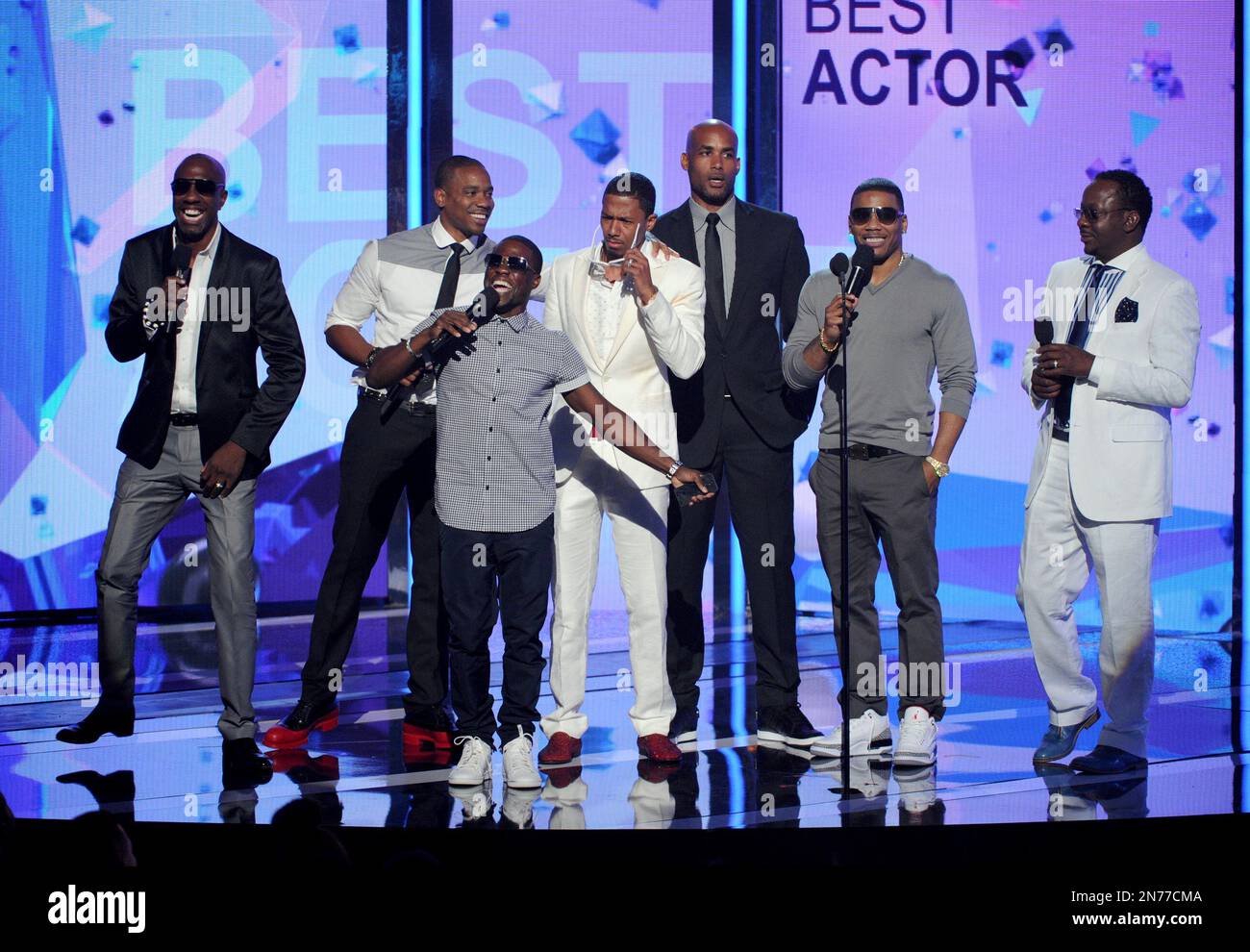 From left, JB Smoove, Duane Martin, Kevin Hart, Nick Cannon, Boris ...