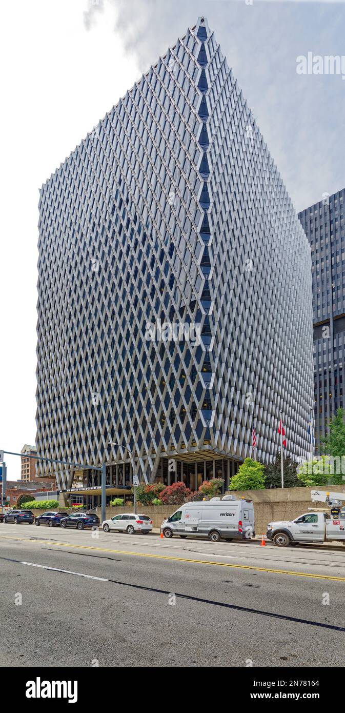 Pittsburgh Downtown: United Steelworkers Building relies on a steel ...
