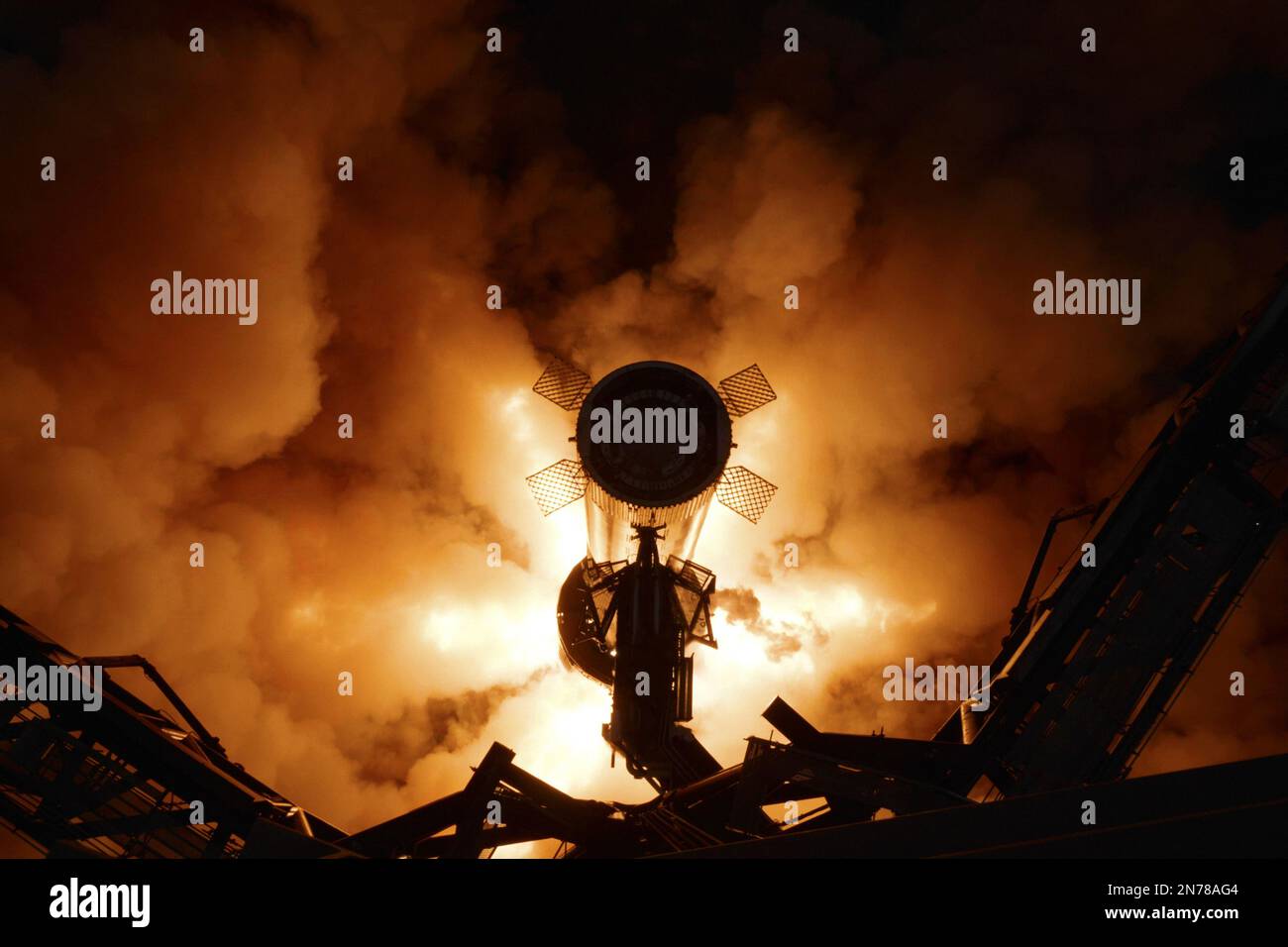 Raptor engines hi-res stock photography and images - Alamy