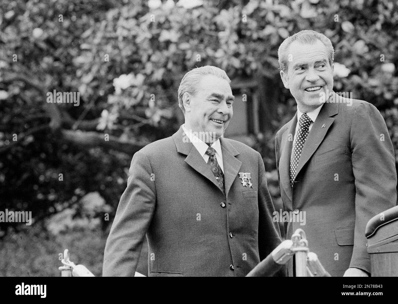 President Richard Nixon, right, and Soviet leader Leonid I. Brezhnev ...