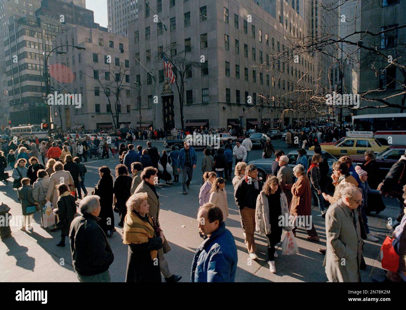 Shoppers filled the streets of midtown Manhattan Dec. 26, 1986, the day ...