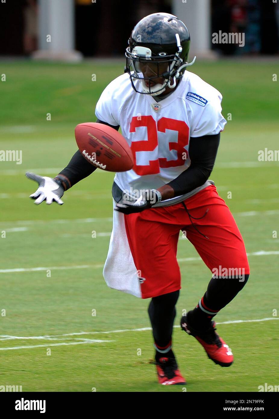 Atlanta Falcons cornerback Robert Alford catches a pass during NFL ...