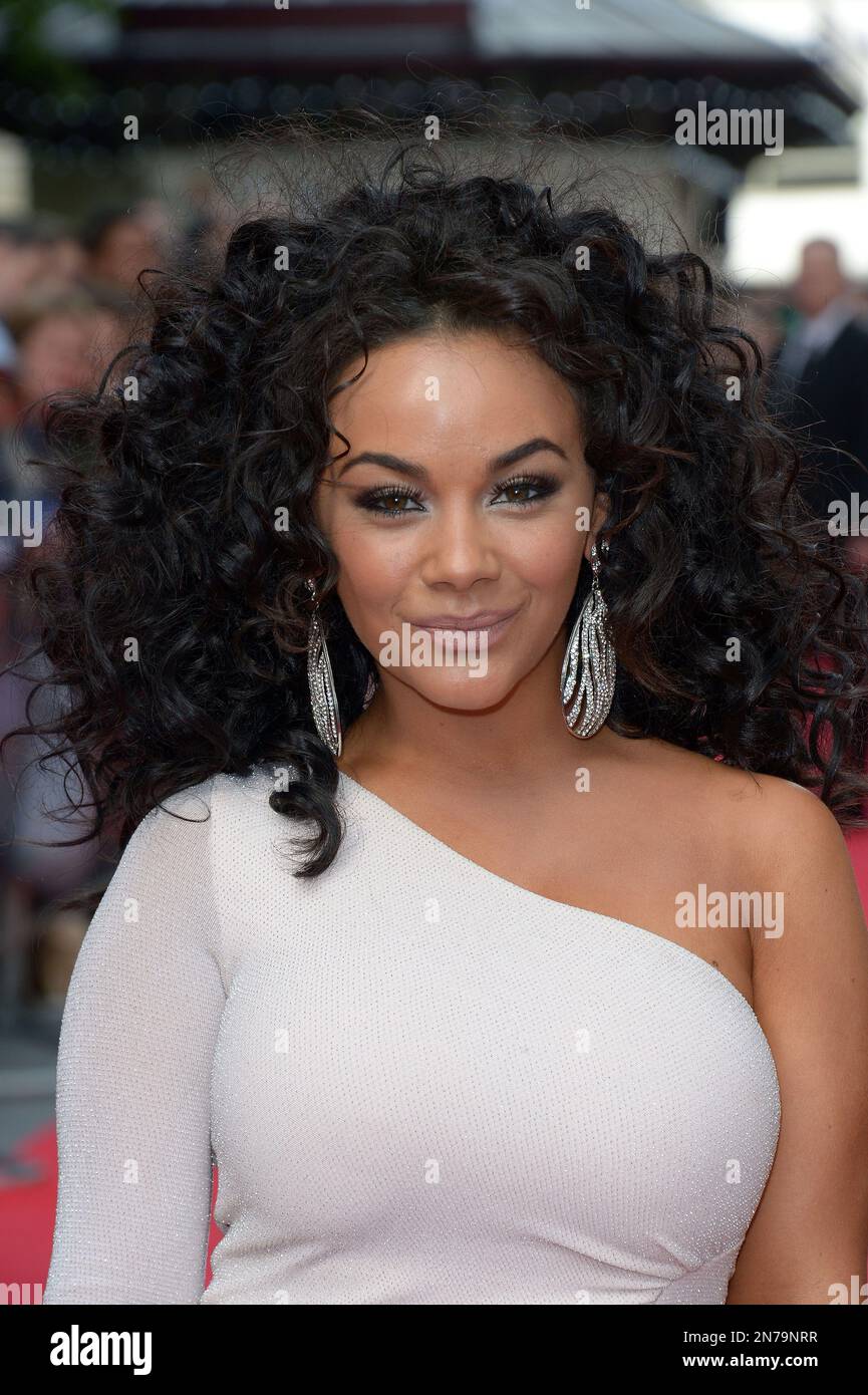 Chelsee Healey arrives at the world premiere of The Hummingbird at the ...