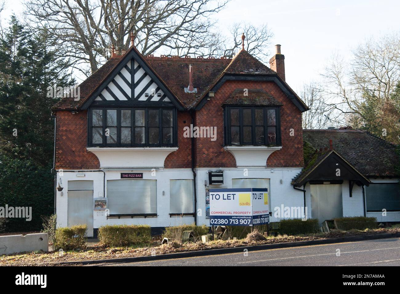 Ascot pub hi-res stock photography and images - Alamy