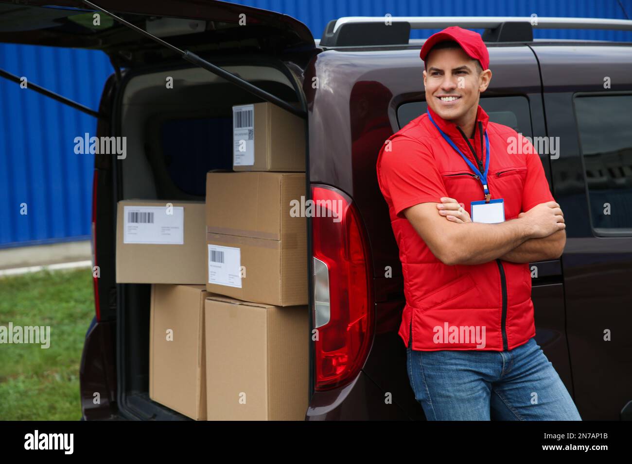 Car packages hi-res stock photography and images - Alamy