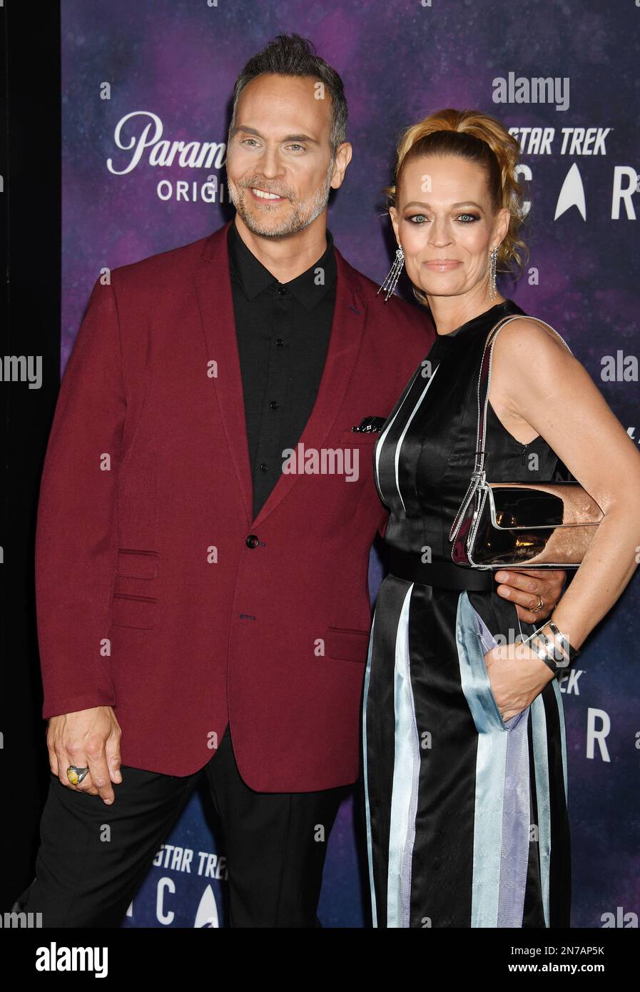 HOLLYWOOD, CALIFORNIA - FEBRUARY 09: (L-R) Todd Stashwick and Jeri Ryan ...
