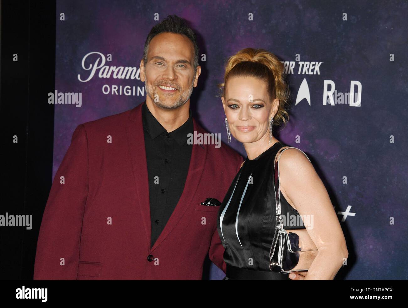 HOLLYWOOD, CALIFORNIA - FEBRUARY 09: (L-R) Todd Stashwick and Jeri Ryan ...