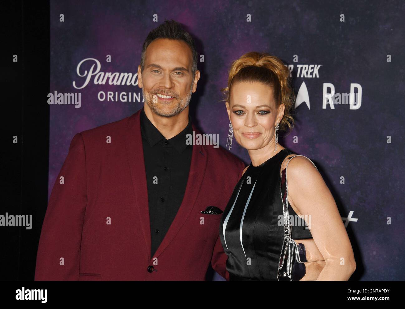 HOLLYWOOD, CALIFORNIA - FEBRUARY 09: (L-R) Todd Stashwick and Jeri Ryan ...