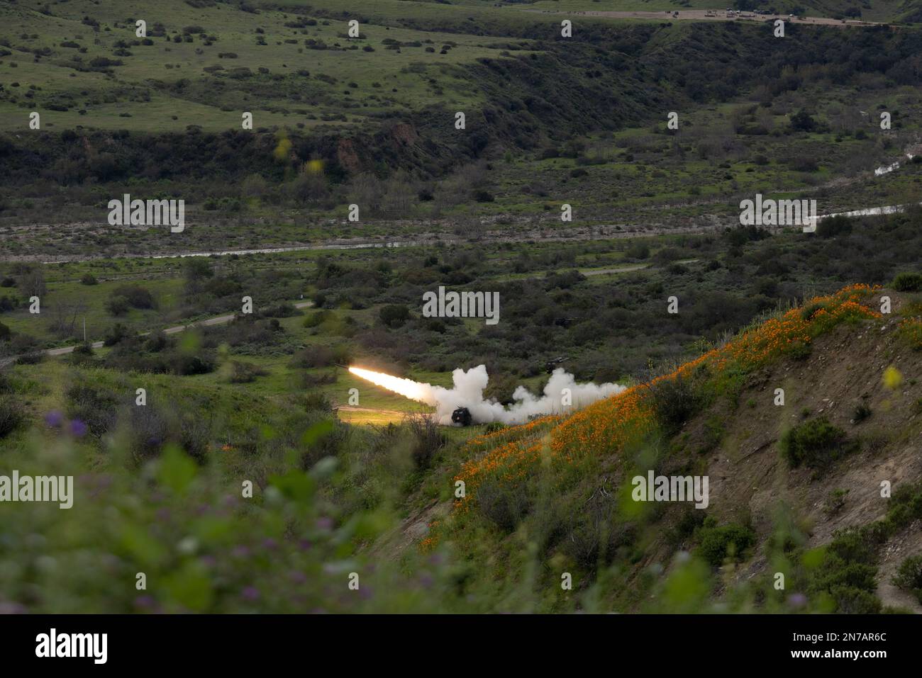 U.S. Marines with Romeo Battery, 5th Battalion, 11th Marine Regiment ...