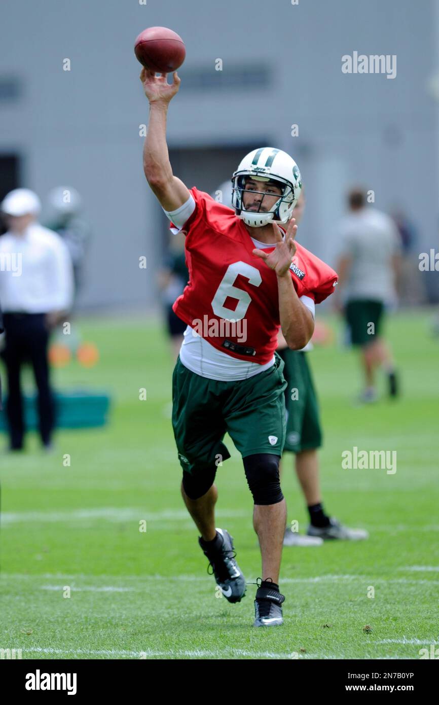 New York Jets quarterback Mark Sanchez throws a pass during NFL ...