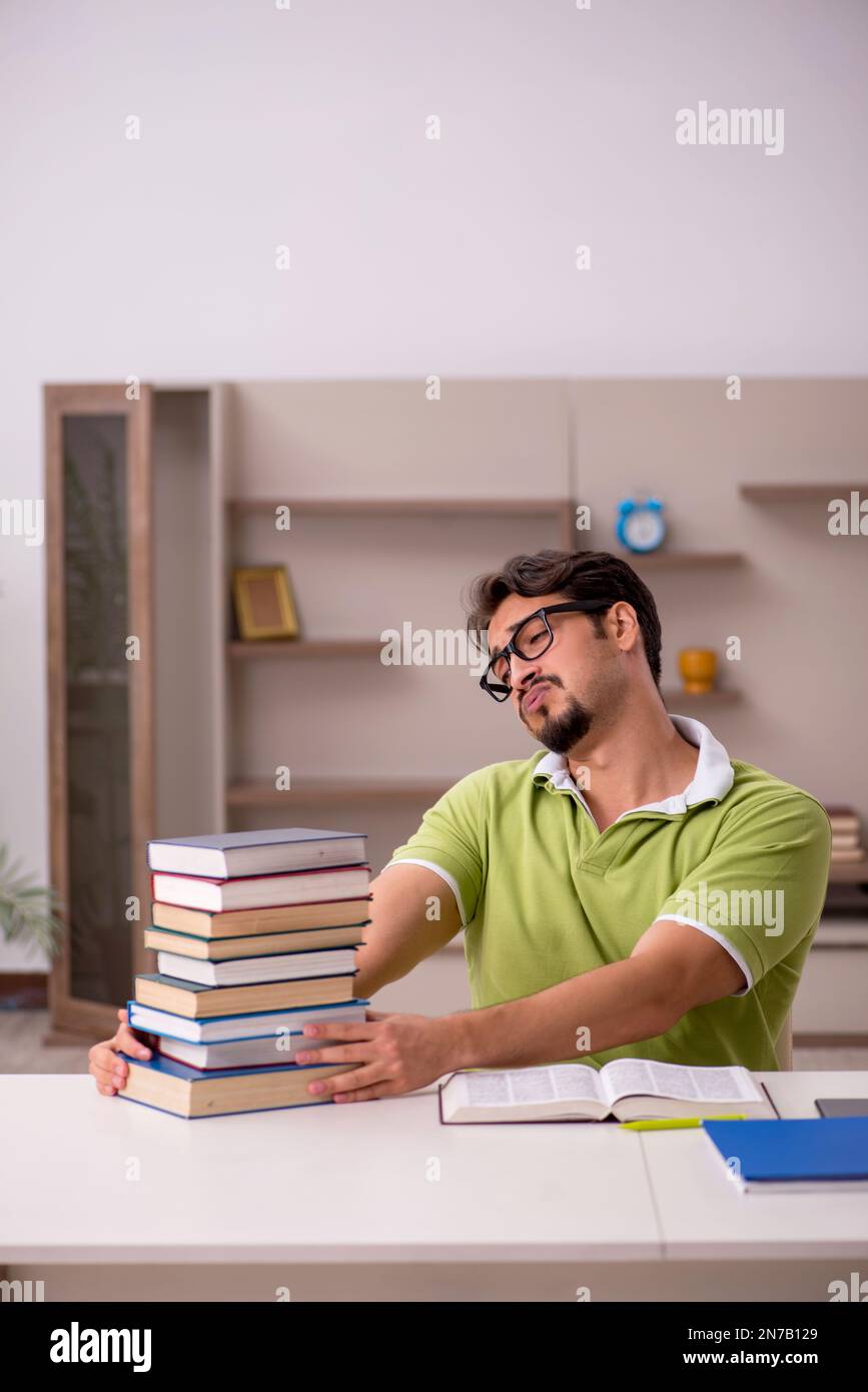 Demotivated student hi-res stock photography and images - Alamy