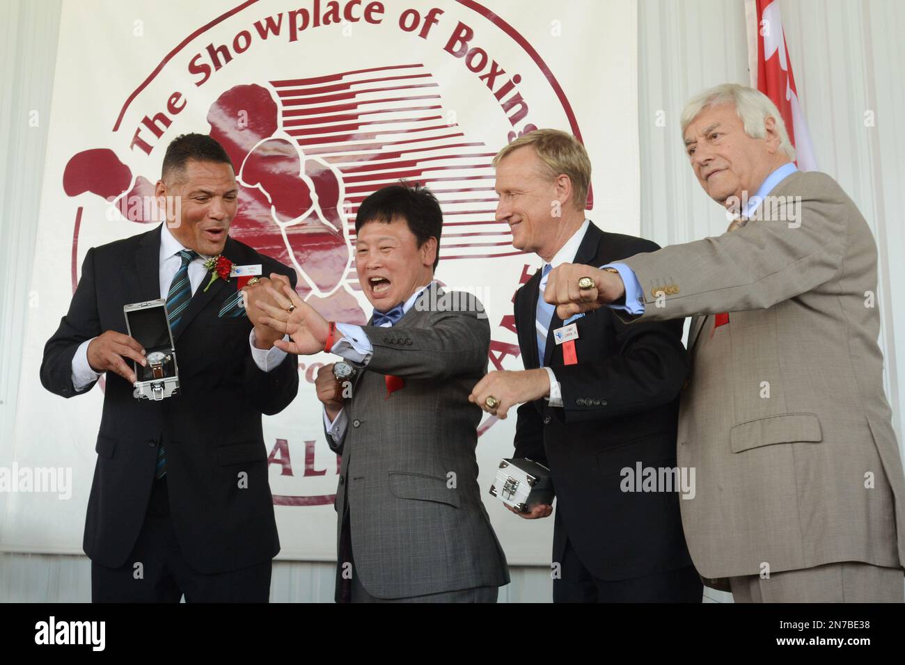 International Boxing Hall of Fame inductees from left, Virgil Hill and ...