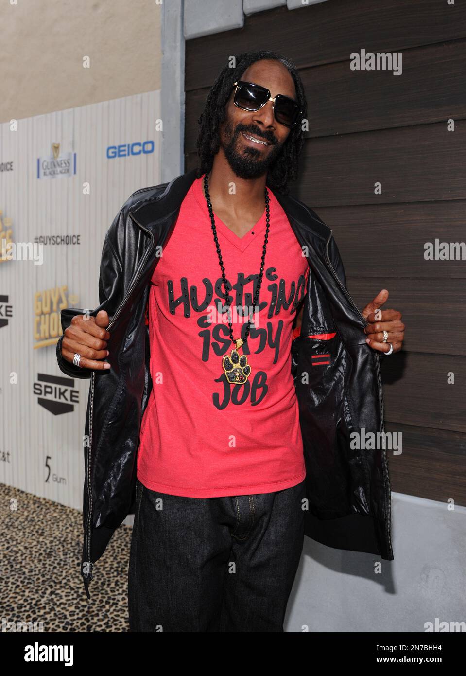 Snoop Dogg, aka Snoop Lion, arrives at Spike TV's Guys Choice Awards at ...
