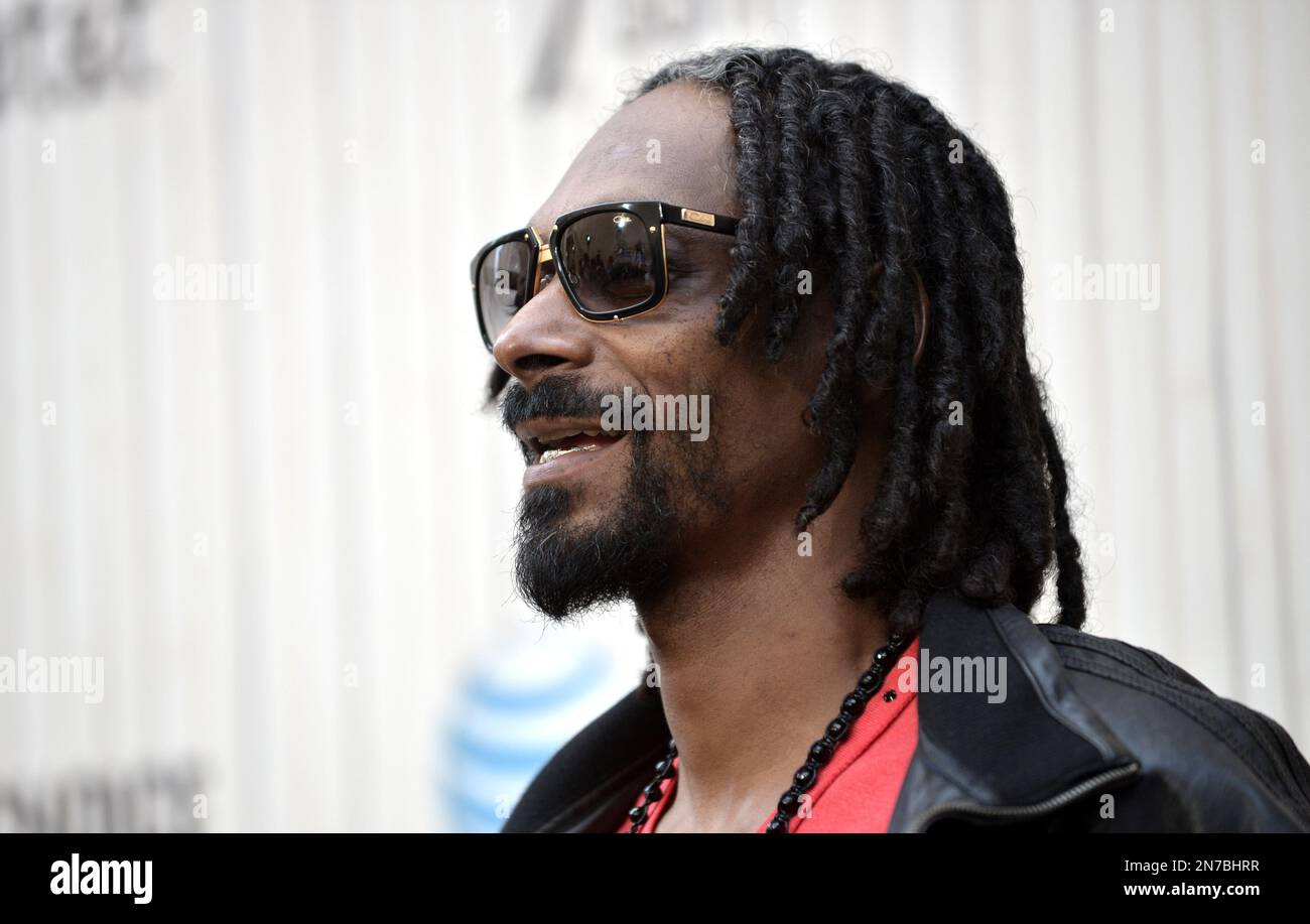 Snoop Dogg, aka Snoop Lion, arrives at Spike TV's Guys Choice Awards at ...