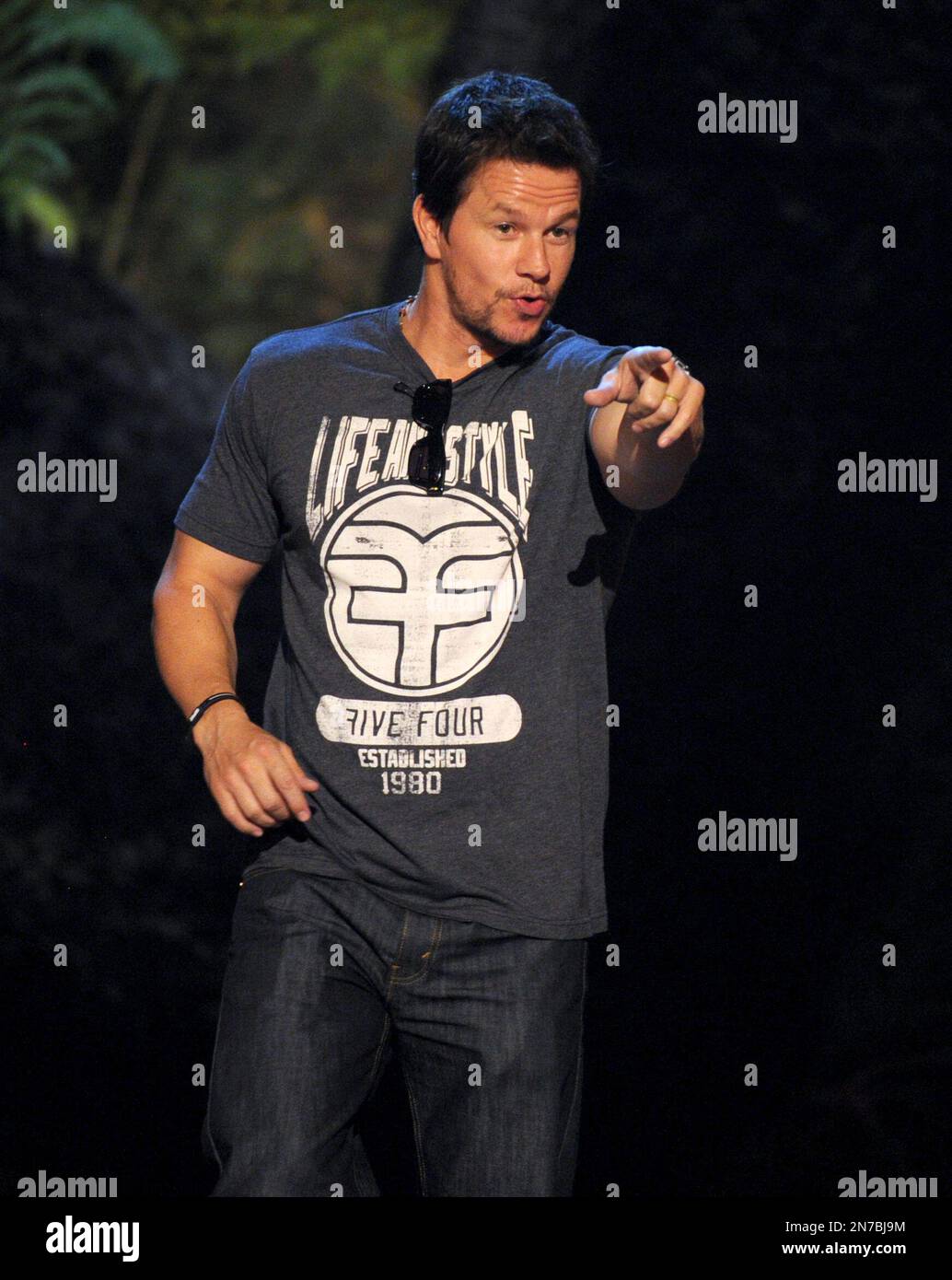 Mark Wahlberg presents the alpha male award at Spike TV's Guys Choice ...