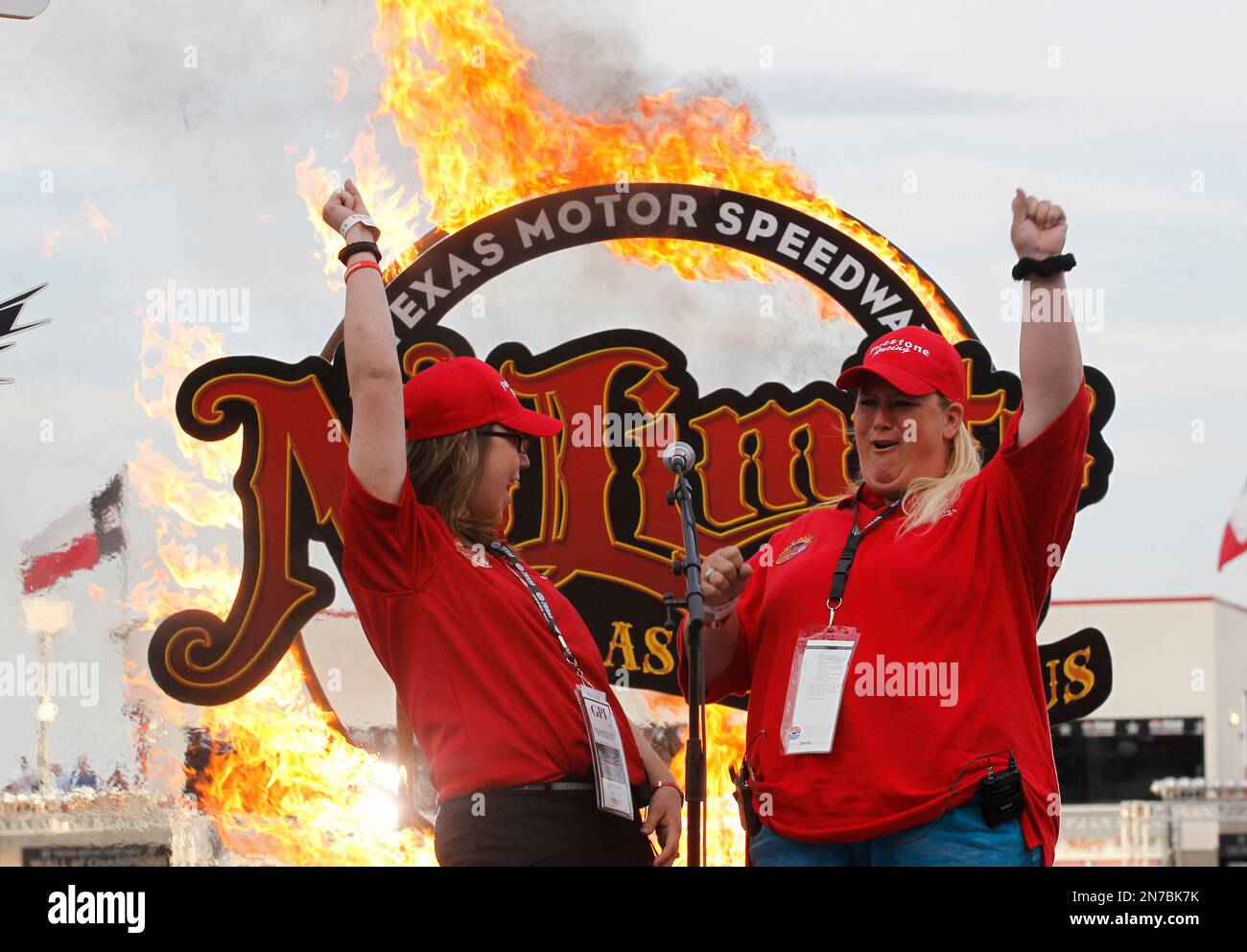 Jennifer Simonds, left, and Anna "Sam" Canaday, teachers from Plaza ...
