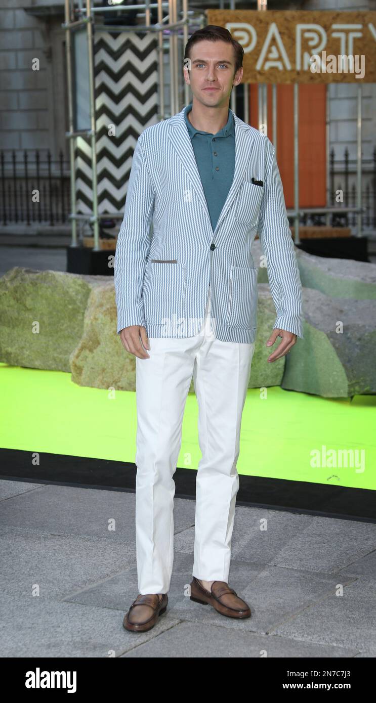 Dan Stevens arrives for the Royal Academy of Art: Summer Exhibition ...