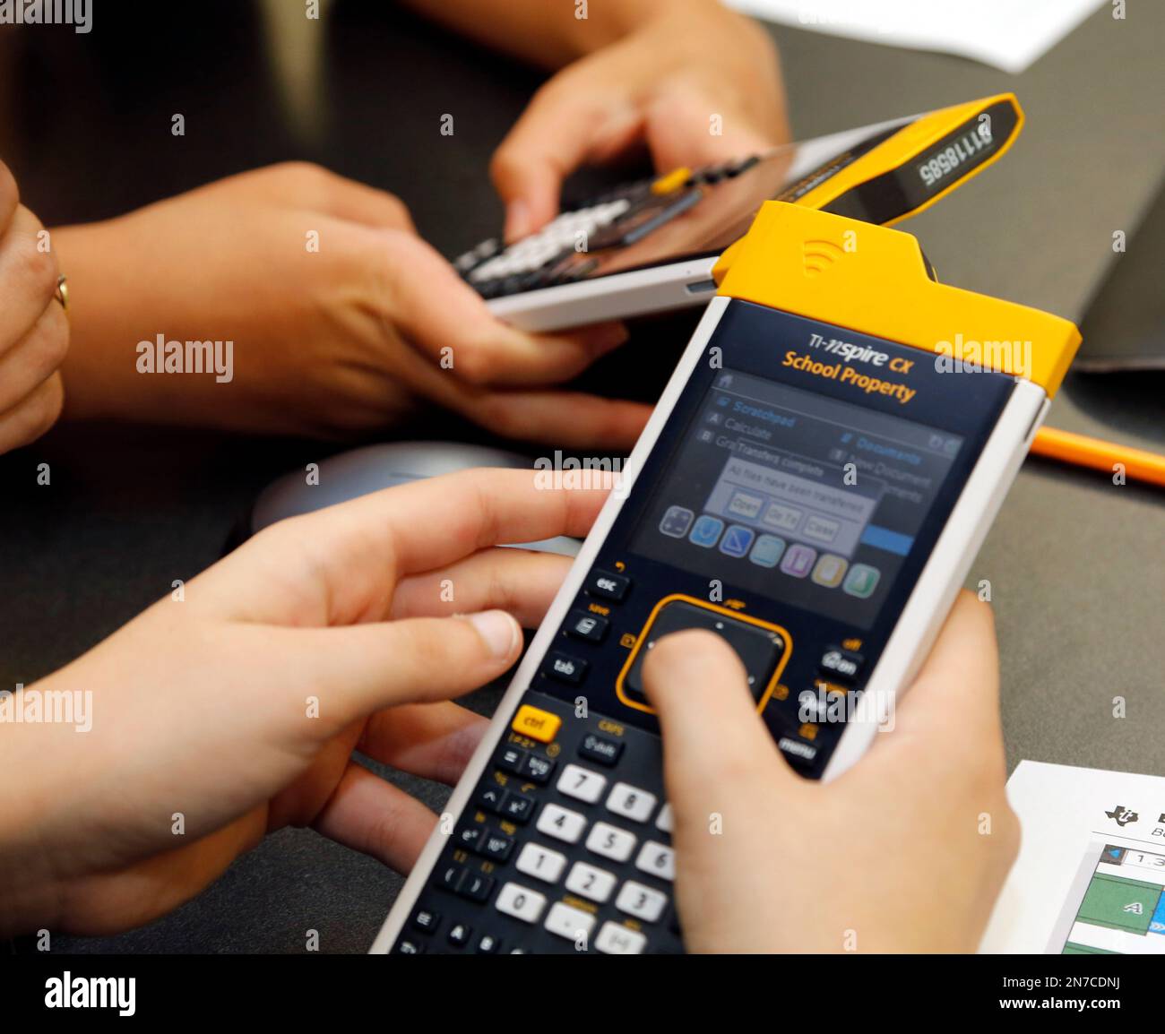 Students in the STEMsmart TechActive Classrooms of Tomorrow at Sarasota ...